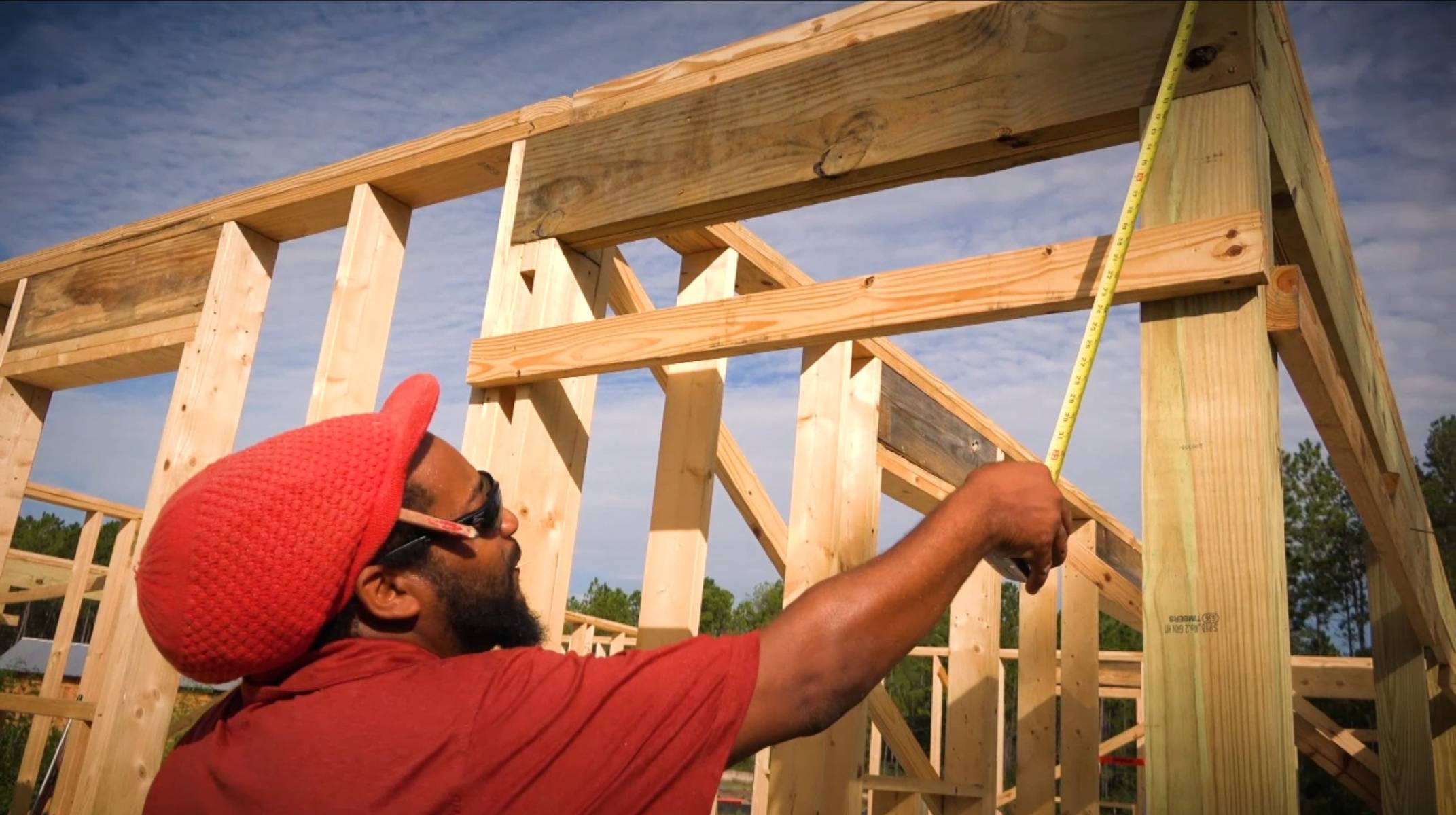 Framing a Structure – Videos – Mother Earth News